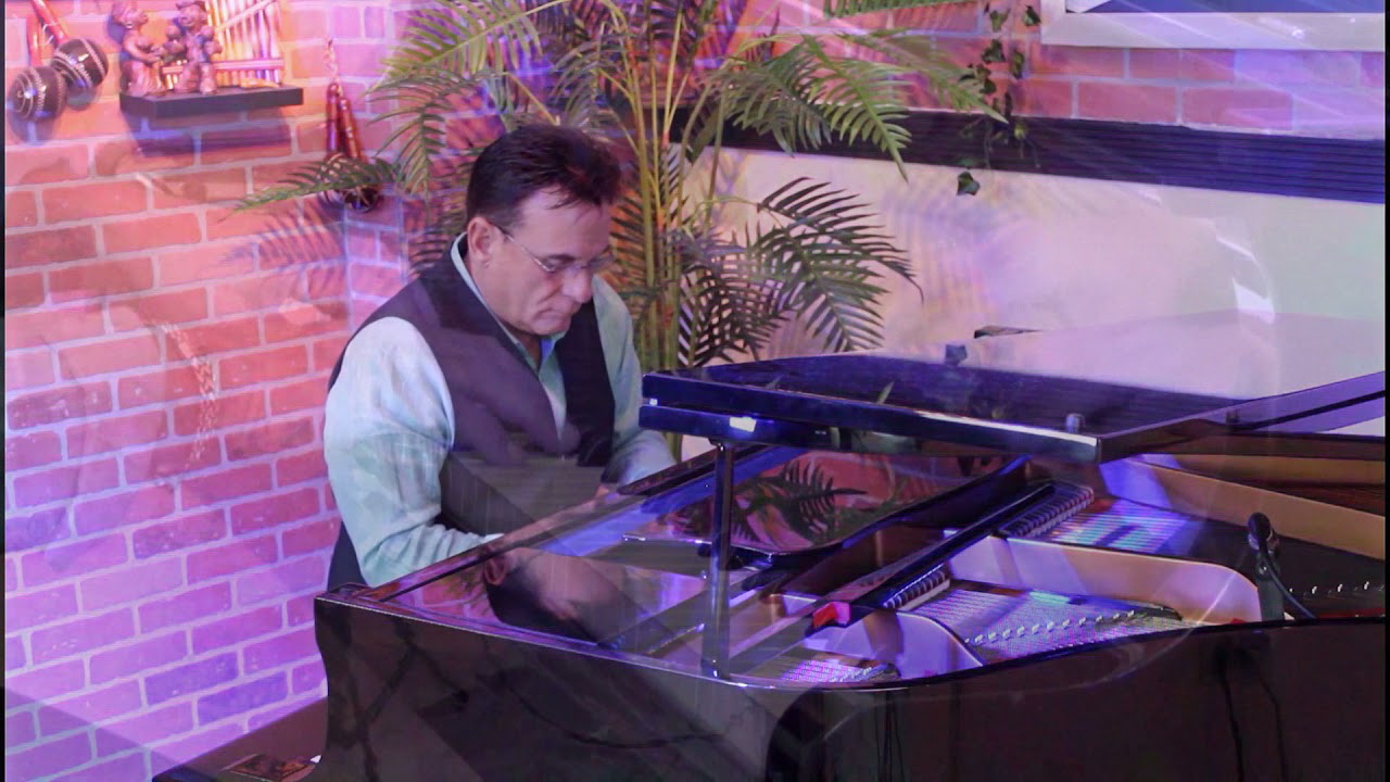 Angel Roque "The way we were" - YouTube