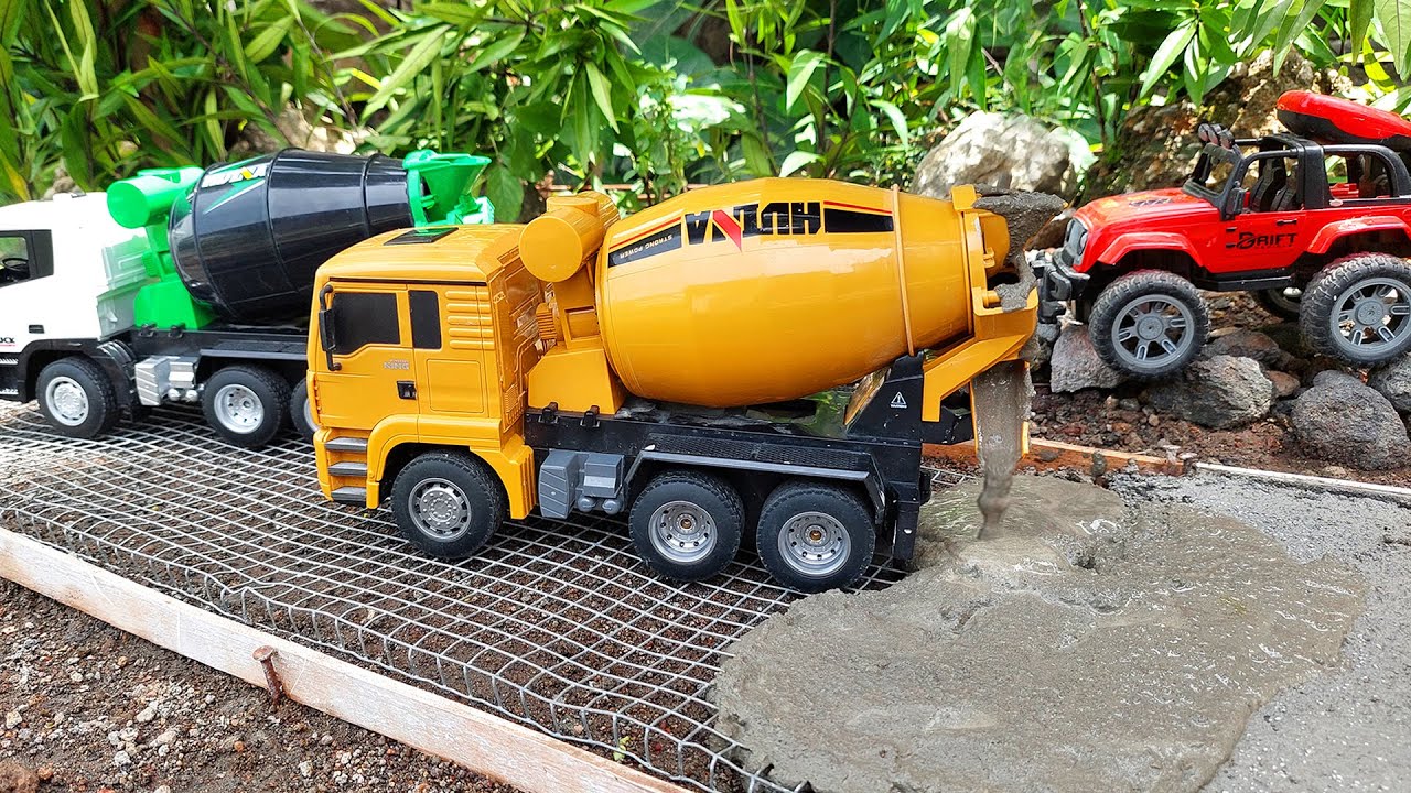Truk Molen Mixer Ngecor Jalan Cor Beton Baru - Simulasi Mobil Truk ...