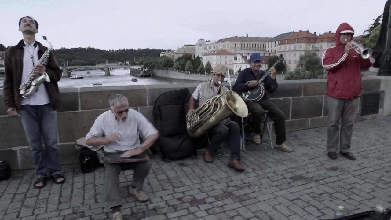 Best Street Jazz Ever! Bridge Band - Prague Charles Bridge - YouTube