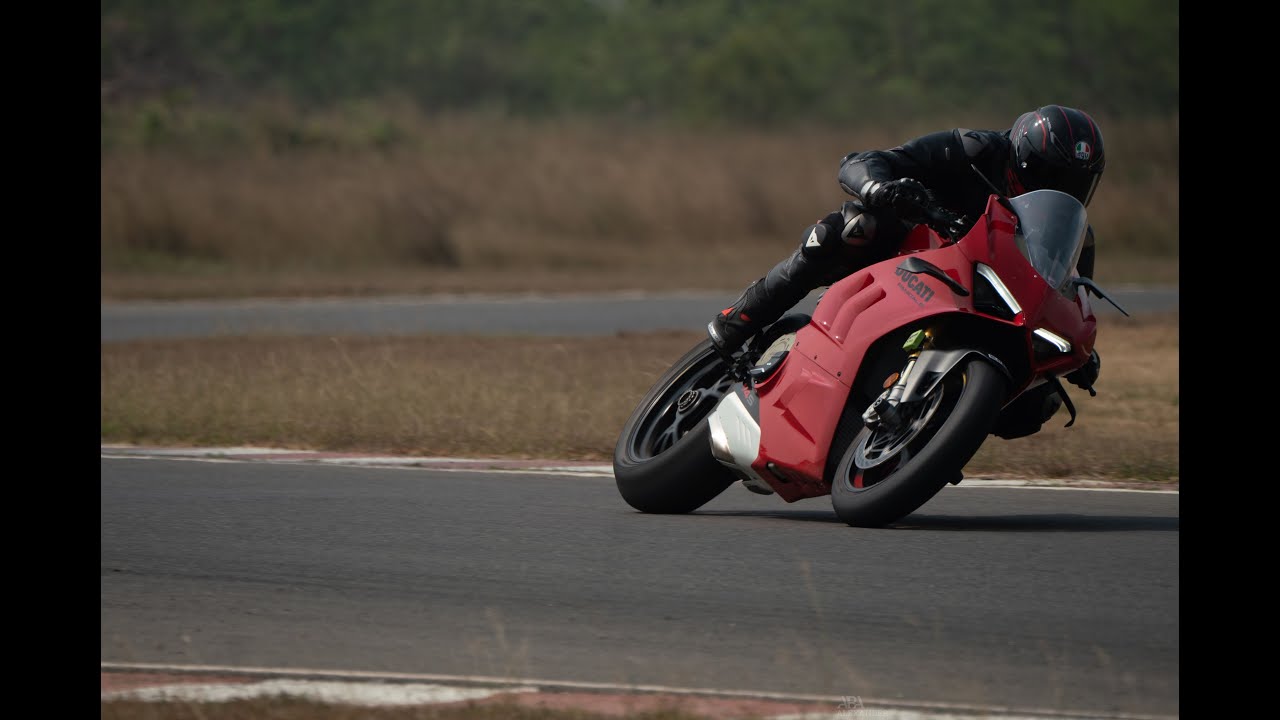 Ducati V4S @ MMRT Race Track Chennai - 1m57sec Lap time - YouTube