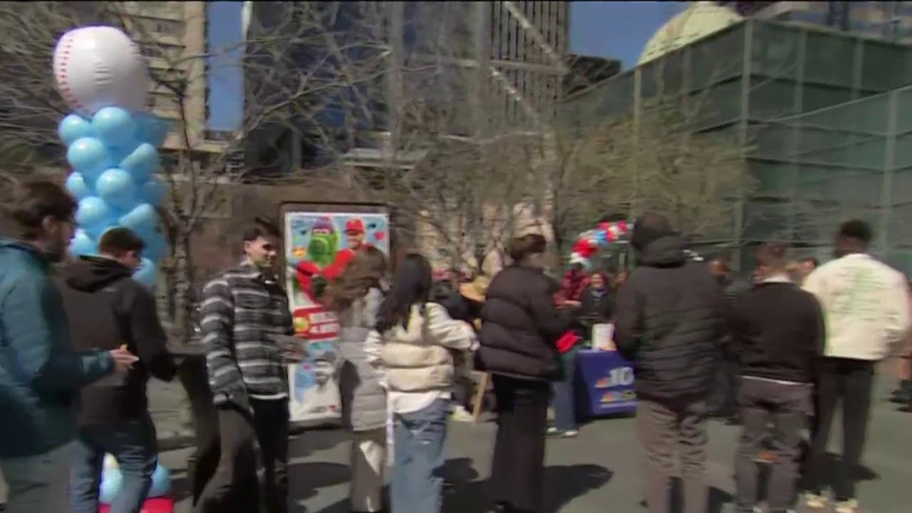 Phillies fans celebrate Opening Day at a phantastic Center City pep ...