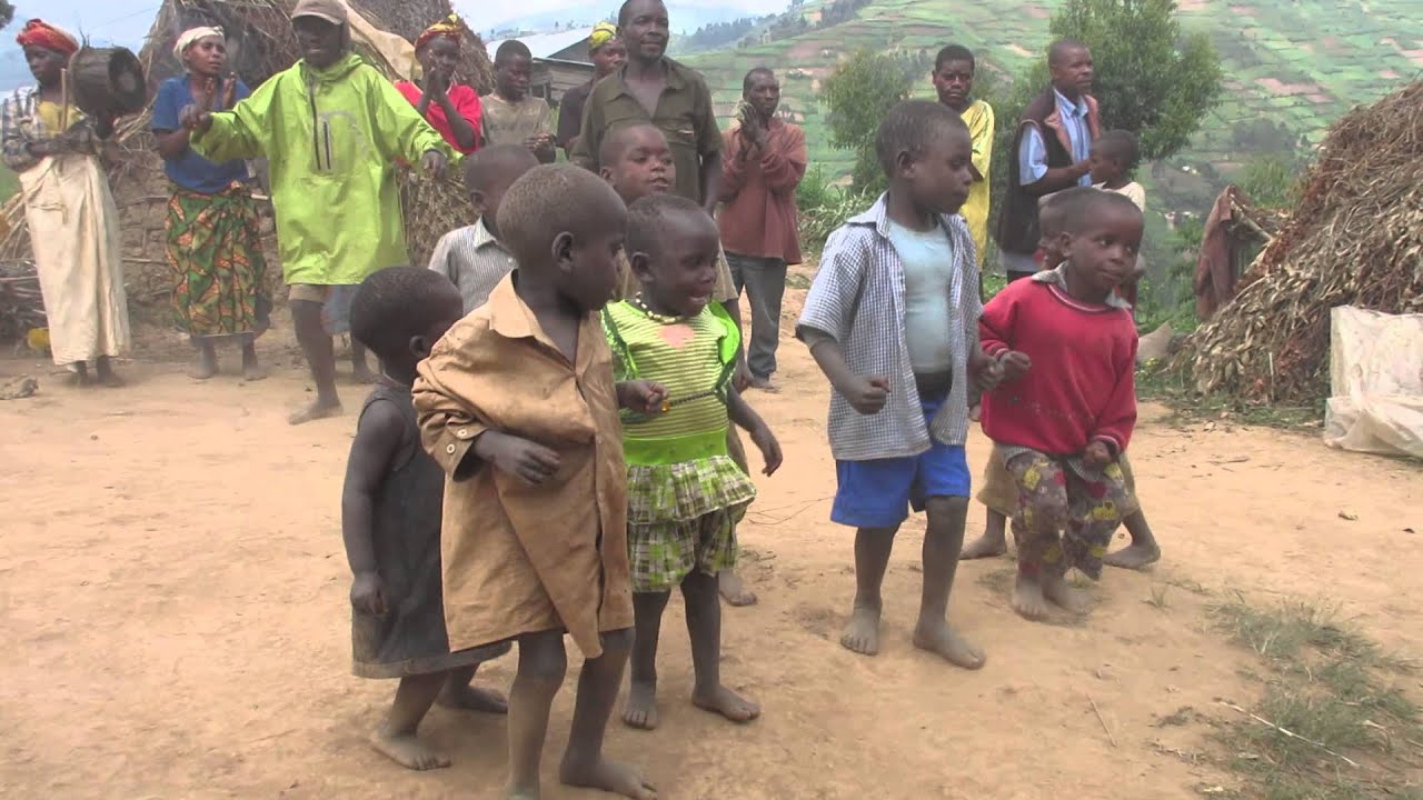 Pygmy Village Children Dancing - YouTube