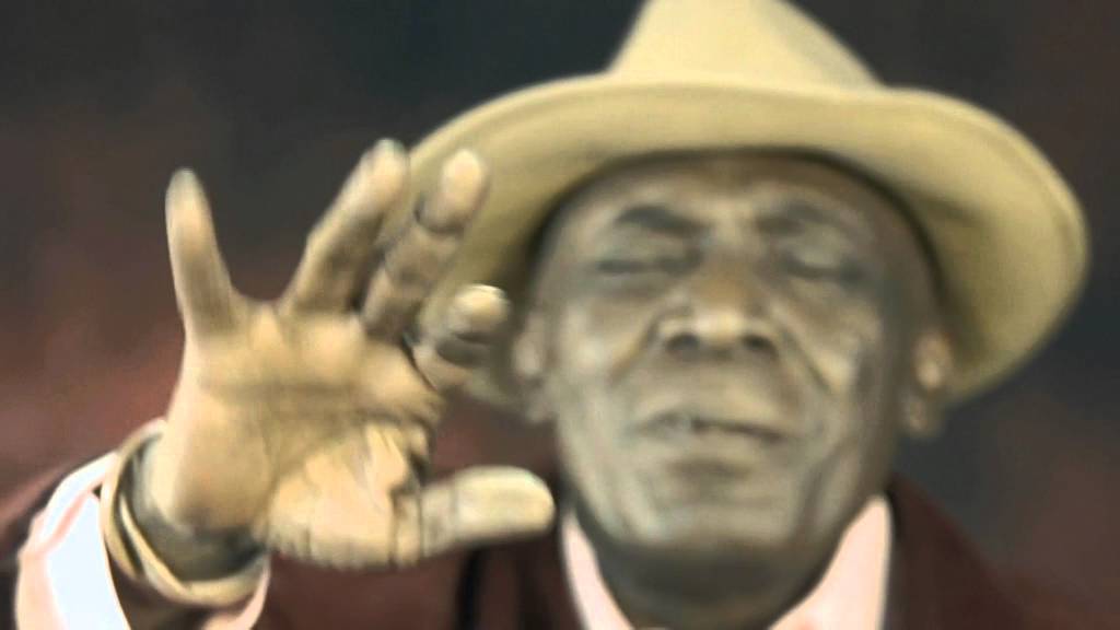 Evoloko Lay Lay antho, Dans ETALINGAI danse kanguru - YouTube