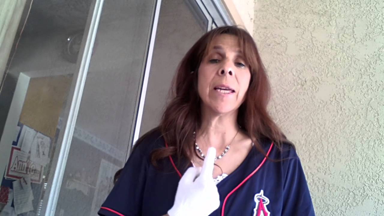 Singing hands LET IT GO - YouTube