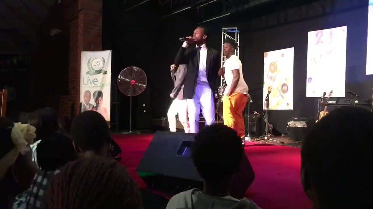Jue Jue perfoming live on stage with King Cloxid🎤😁 - YouTube