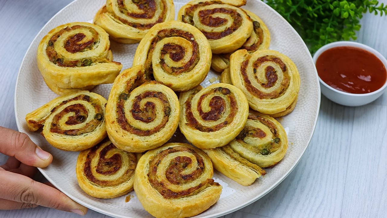 Puff Pastry Samosa Pinwheel | Aloo Kay Pinwheel Samosa | Easy Potato ...