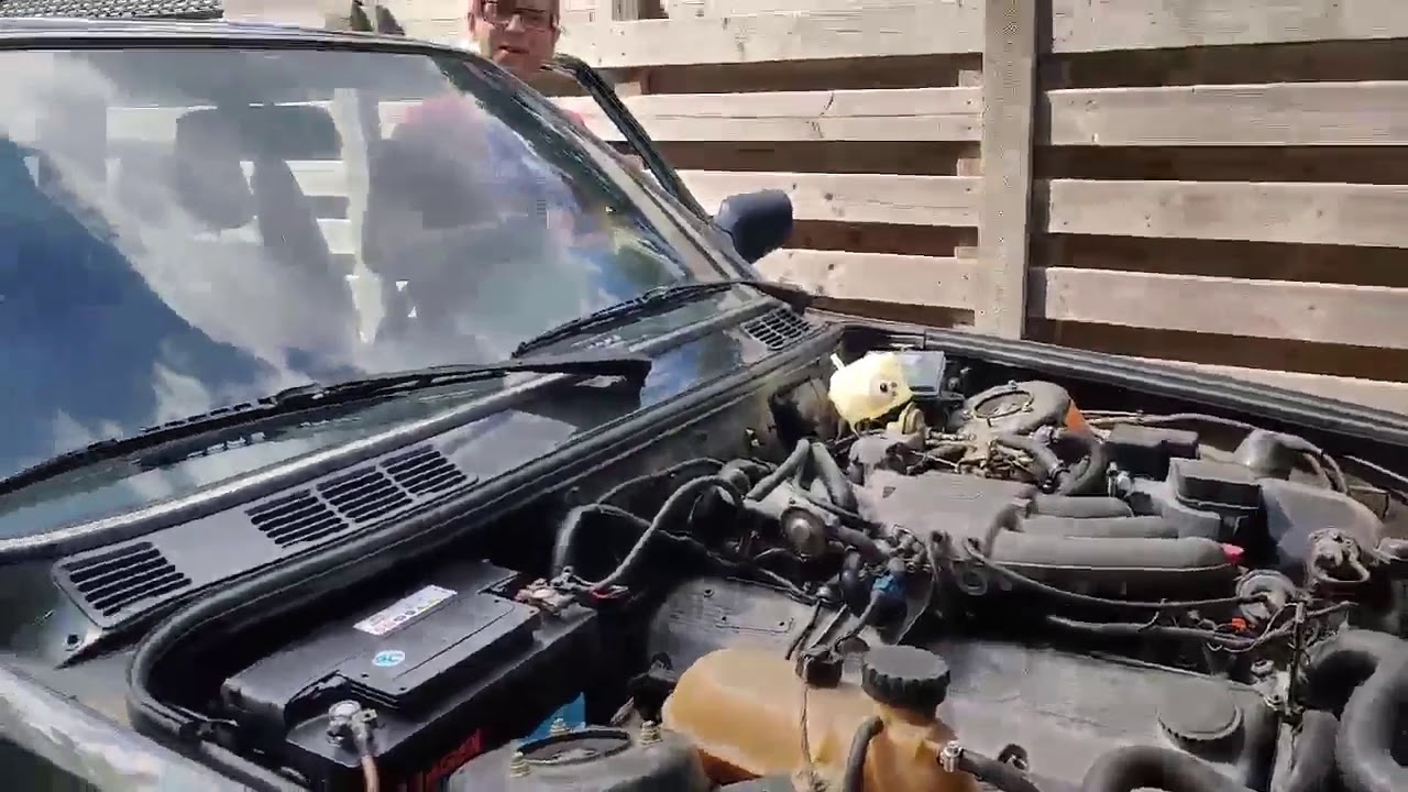 BMW E30 320i 1985 first start up in 13 years! - YouTube