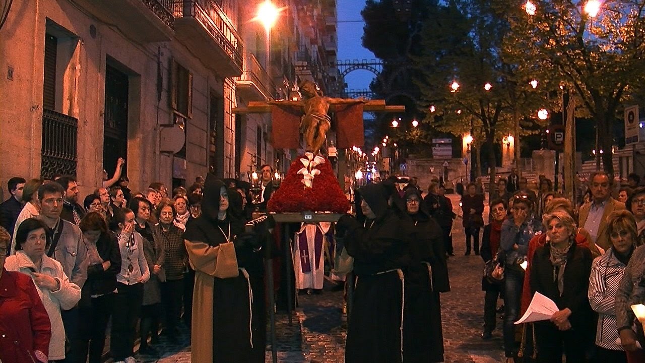 Procesion Via Crucis 2017 - YouTube