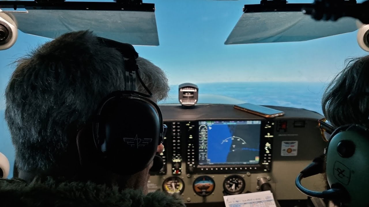 Backseat with friends in the sim cross country flight - YouTube