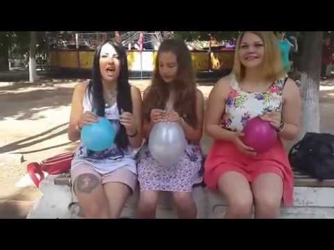 Rus Qızları Bakı Küçələrində