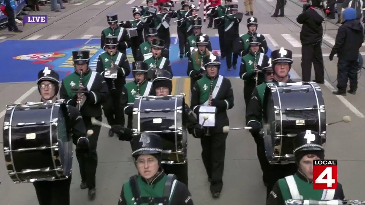 Allen Park Marching Band performs at 2019 America's Thanksgiving Parade ...