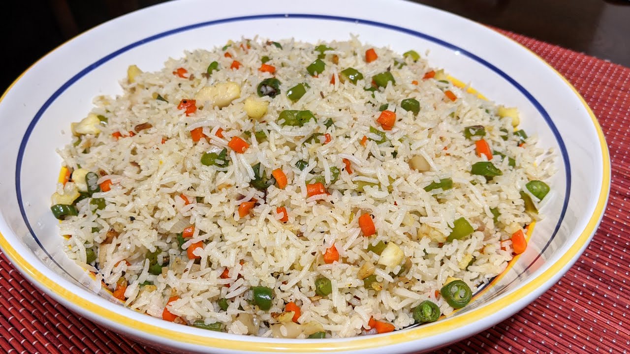 No-Sauce Veg Fried Rice - YouTube