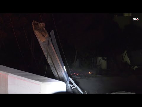 STRONG WINDS KNOCK DOWN POWER POLE LEAVING HUNDREDS IN THE DARK - YouTube