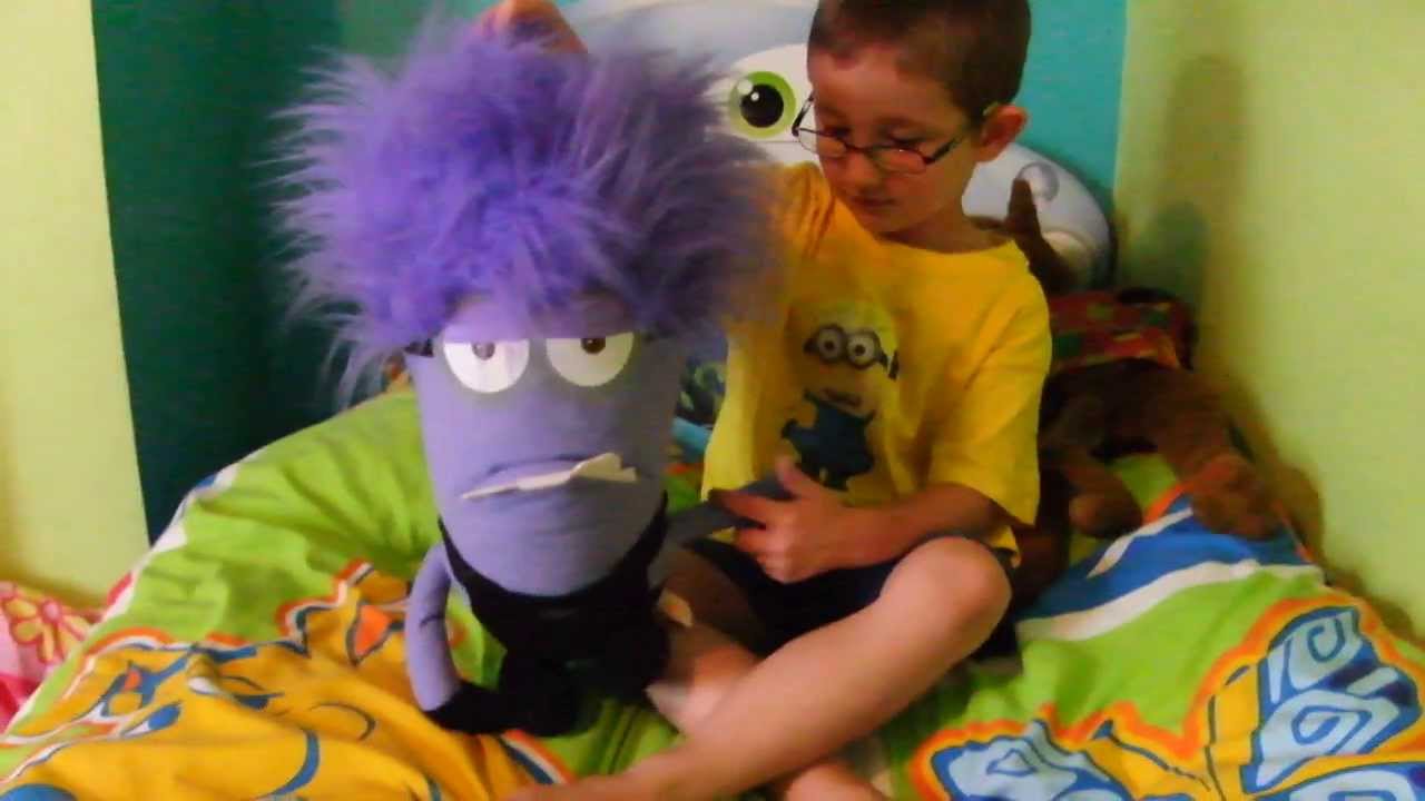 travis talking about despicable me 2 evil purple minion - YouTube