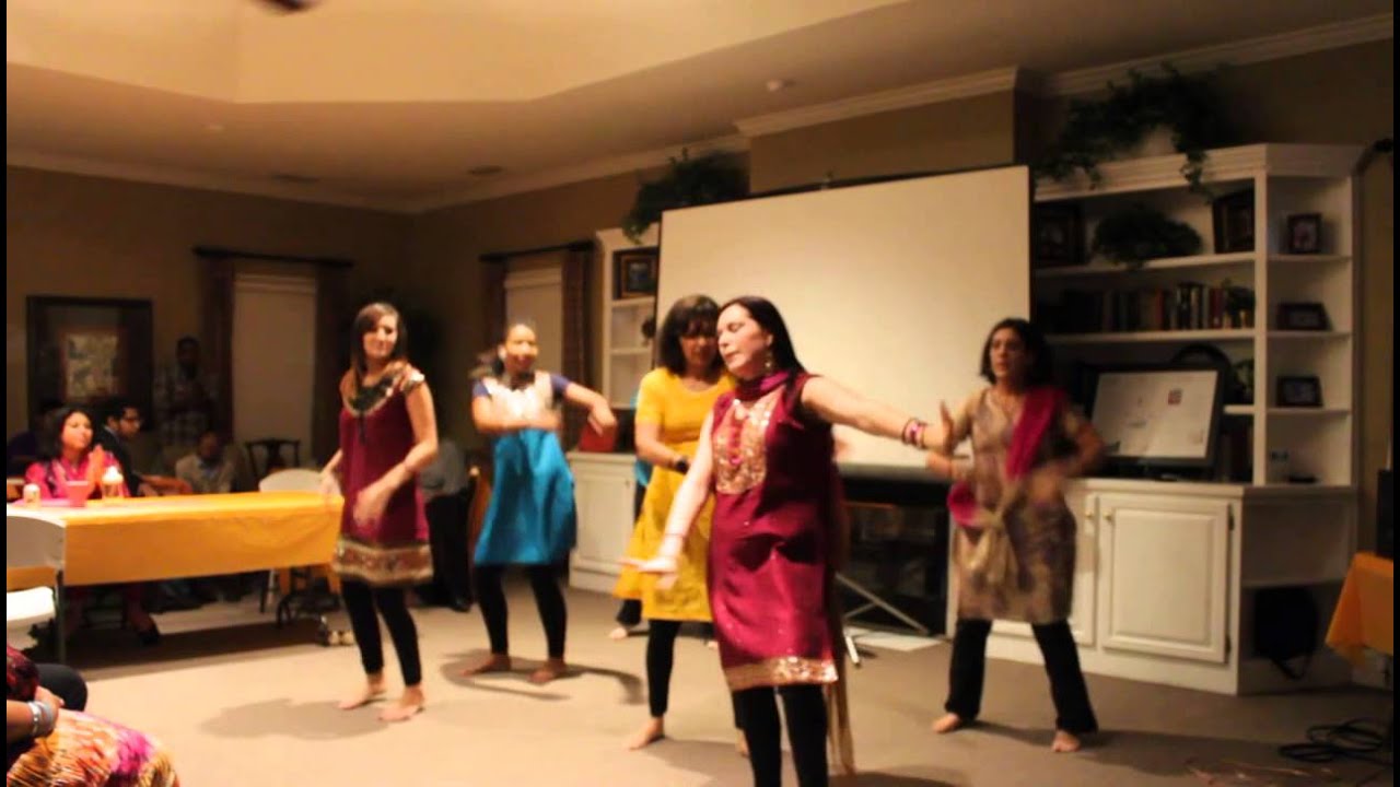 Hindi Class Graduation Party - Girls dance - YouTube