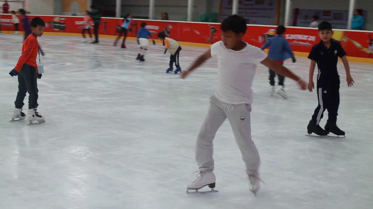 1-foot Upright Spin - Pen Sambath Jason - YouTube