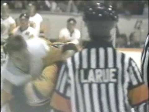 Steven Jaques Vs Kelly Chase - WHL - 11-08-1987 - YouTube