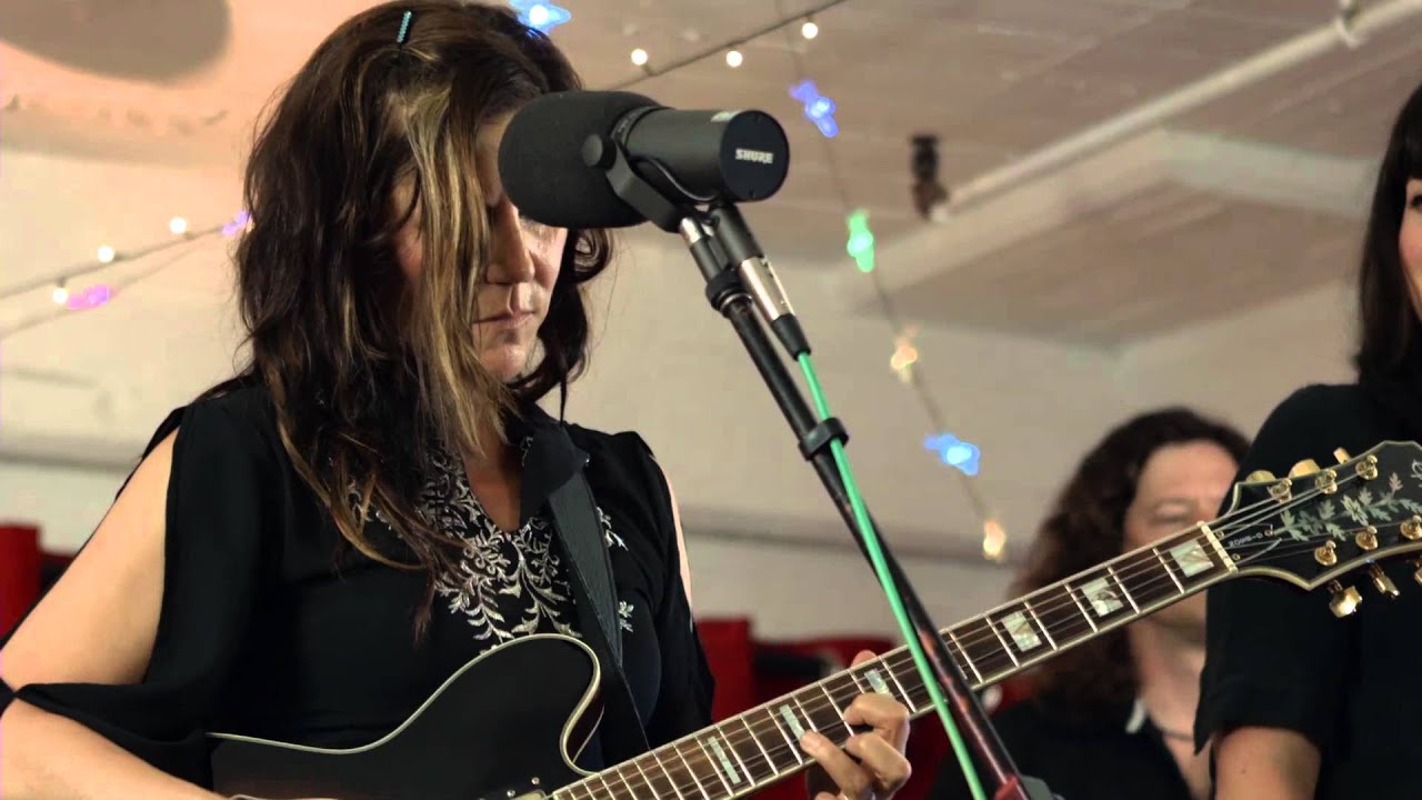 Pi Jacobs performs Icy Road Live at Steel Deck Sessions - YouTube