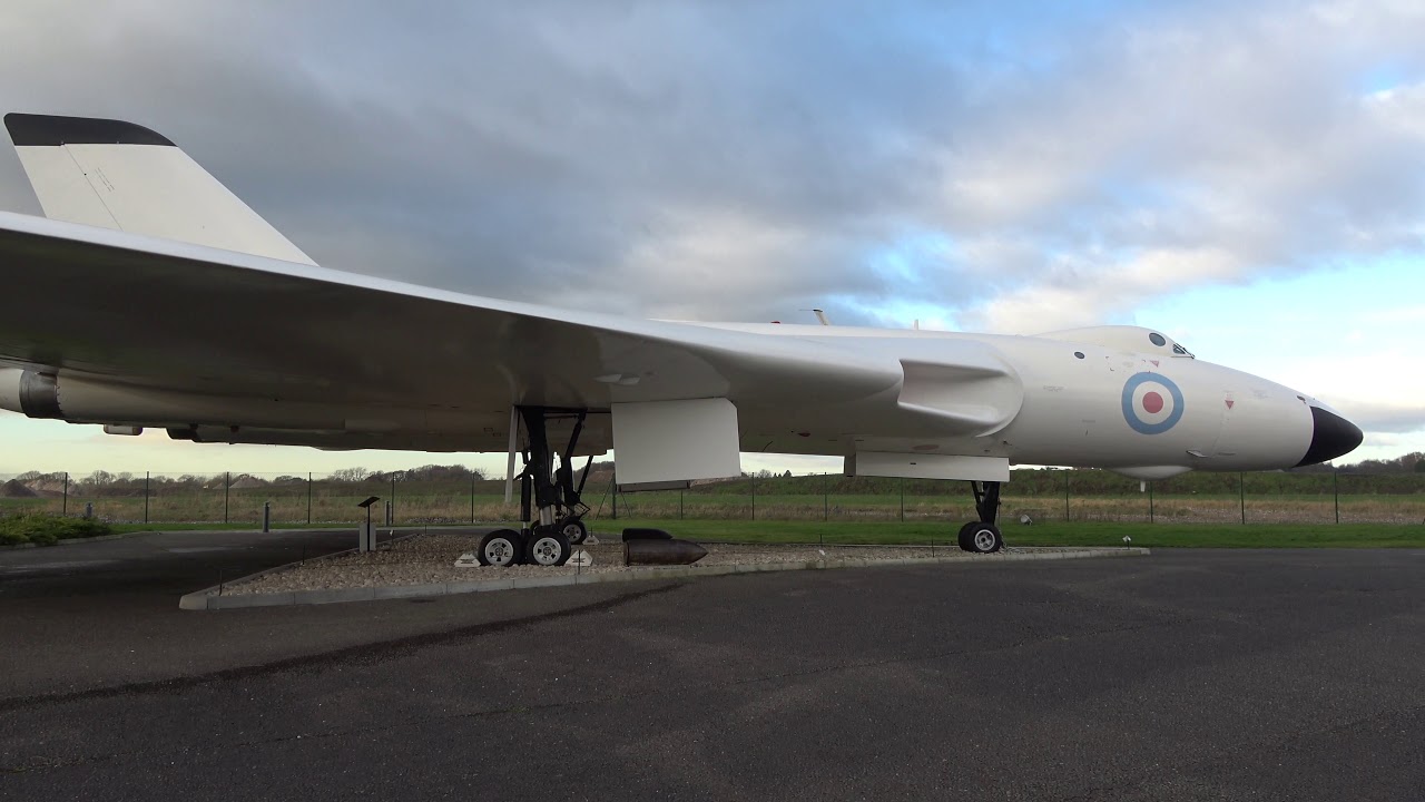 Avro Vulcan XM603 - Avro Heritage Museum, Woodford - YouTube
