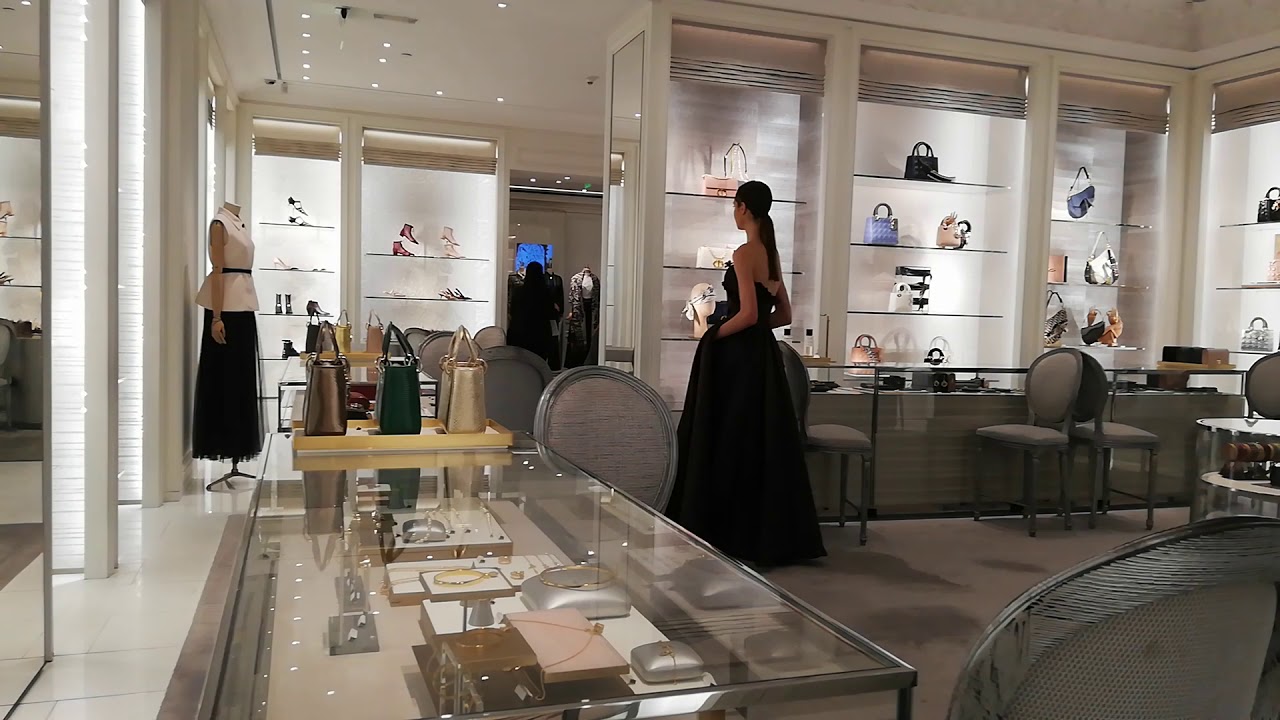 Trunk show in Dior - YouTube