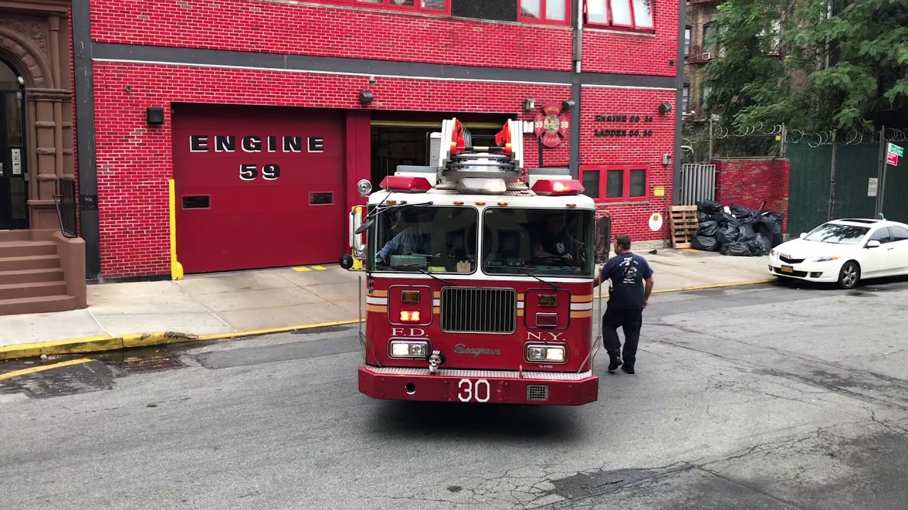 ( READ FULL DESCRIPTION ) - FDNY LADDER 30 RESPONDING FROM QUARTERS IN ...