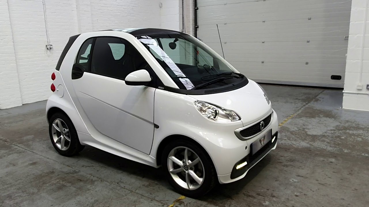 Smart ForTwo white WV14VVM - YouTube