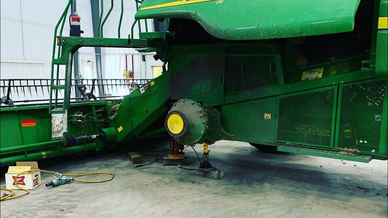 Bad combine break down. | Larson Farms | The Content Farm