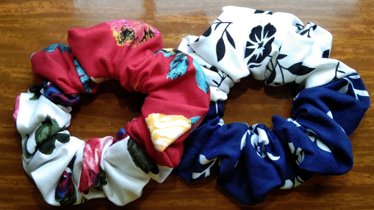 How to make Scrunchies w/ two different designs? // DIY SCRUNCHIES ...
