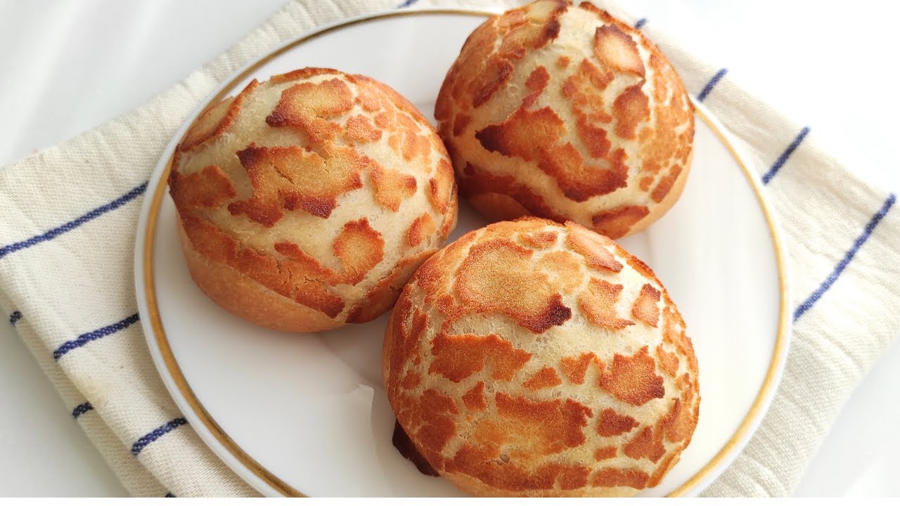 Crunchy Leopard Fur Bun With Melted Cheese / Secret Mixture! - YouTube