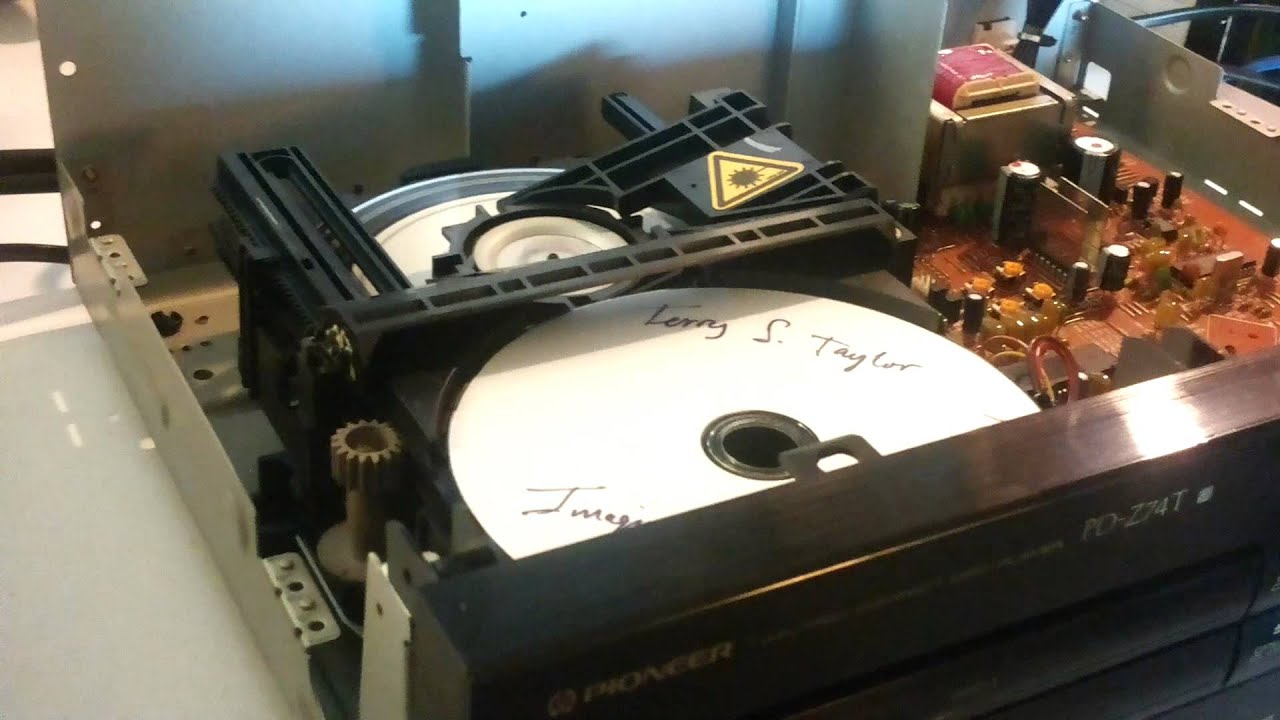 Double tray CD player - YouTube