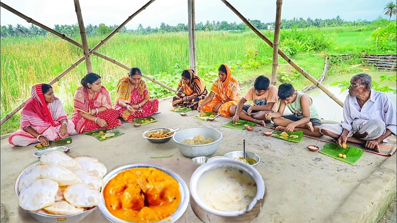 popi kitchen Eating luchi ,Kashmiri alur dom, Samui payesh & Misti ...