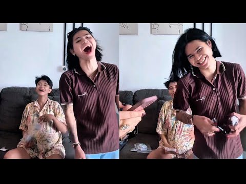 BUMIL SUDAH NGGAK KUAT DENGAN TINGKAH NYA PAKSU SAMPE MULES TU PERUT SAKING KOCAKNYA 