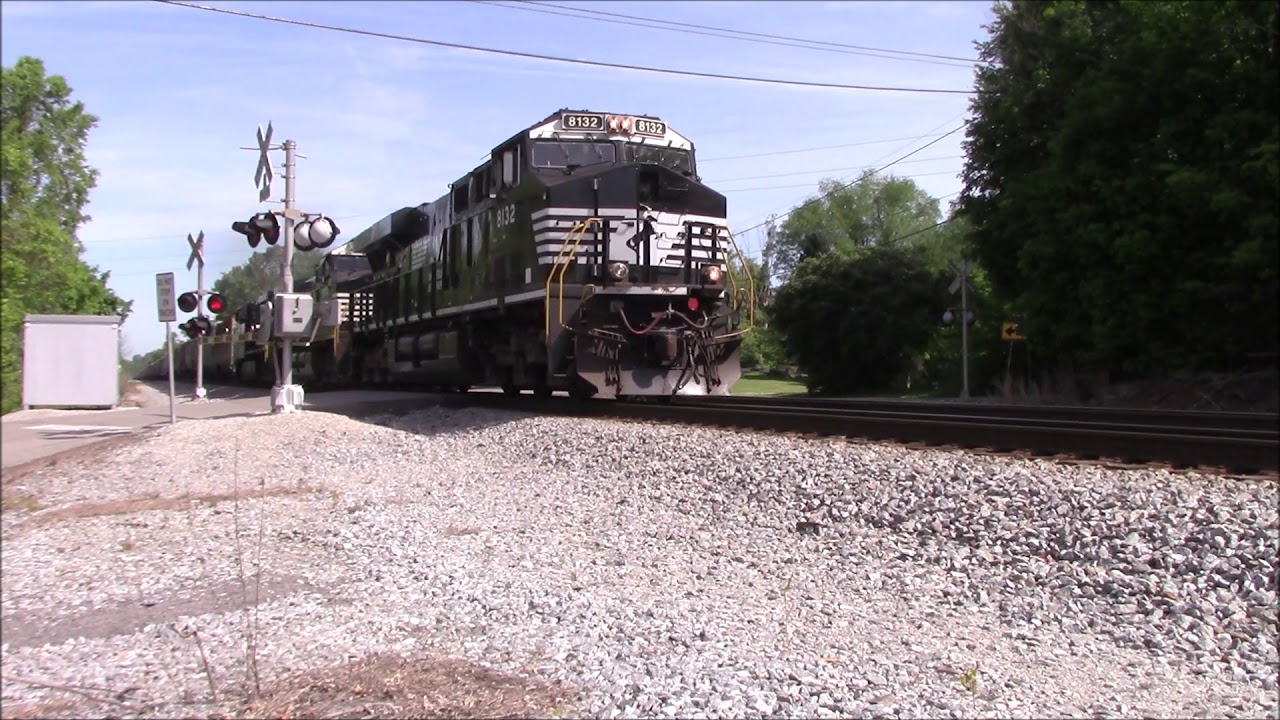 NS #8132 leads NS 54V through Somerset, KY with cool engineer! 5/7/2019 ...