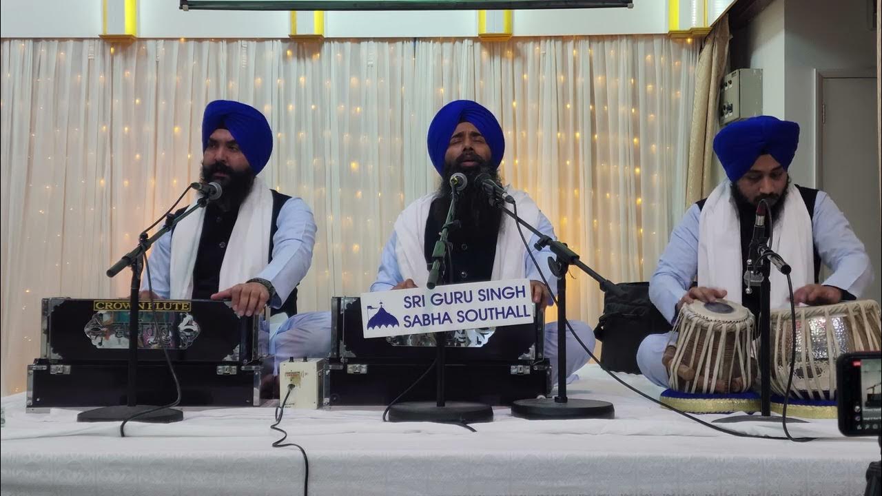 Bhai sahib singh ji (hazoori ragi sri darbar sahib amritsar) at gurudwara Park Avenue Southall ...