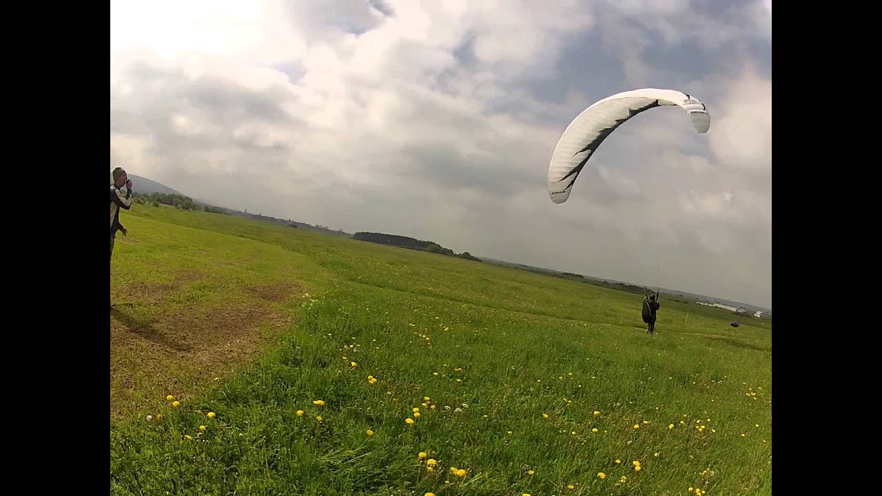 Gleitschirm Start auf dem Flugplatz Crawinkel - YouTube