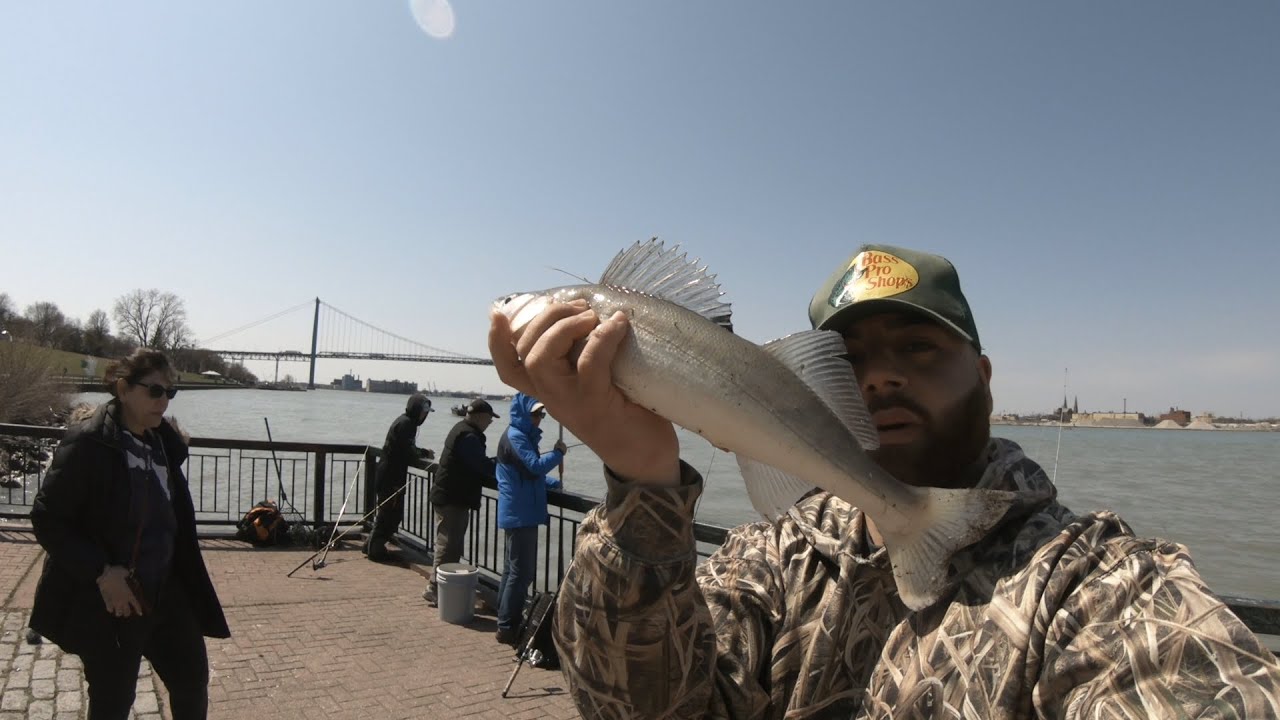 Shore Walleye jigging Easter weekend- Windy and muddy conditions - YouTube