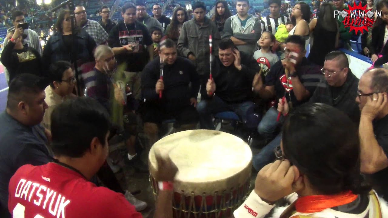 Northern Cree Singers Honour Song @ FSIN Powwow 2015 - YouTube