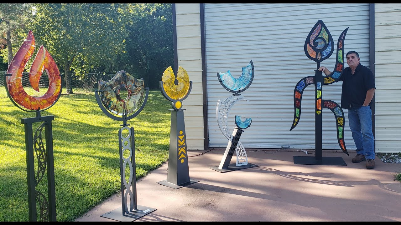 Hispanic glass artist looks to inspire others with artwork - YouTube