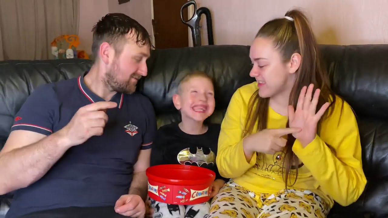 Sign Along With Us - Chocolate - Makaton - Jade and Christian Kilduff ...