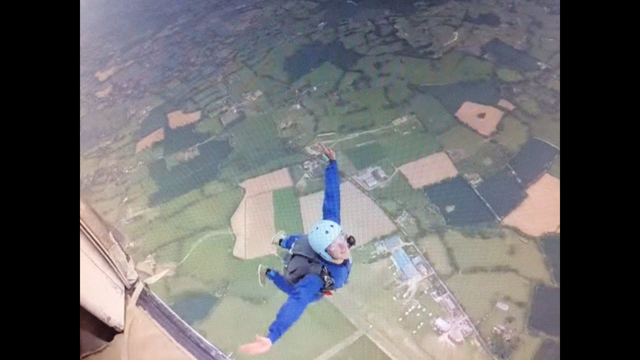 My First Static Line Parachute Jump! Skydive Headcorn - YouTube