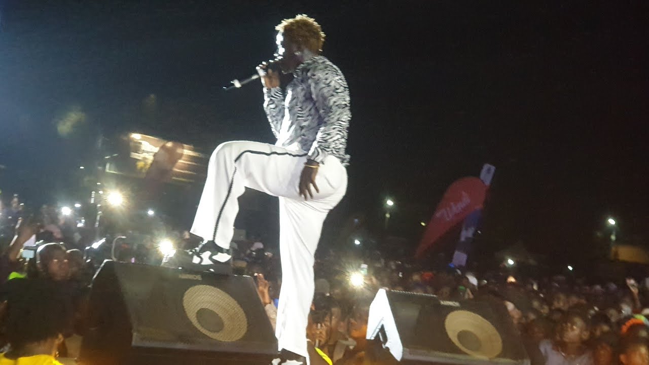 LIVE LUGOGO GRAVITY IN OKWEPICHA CONCERT - YouTube