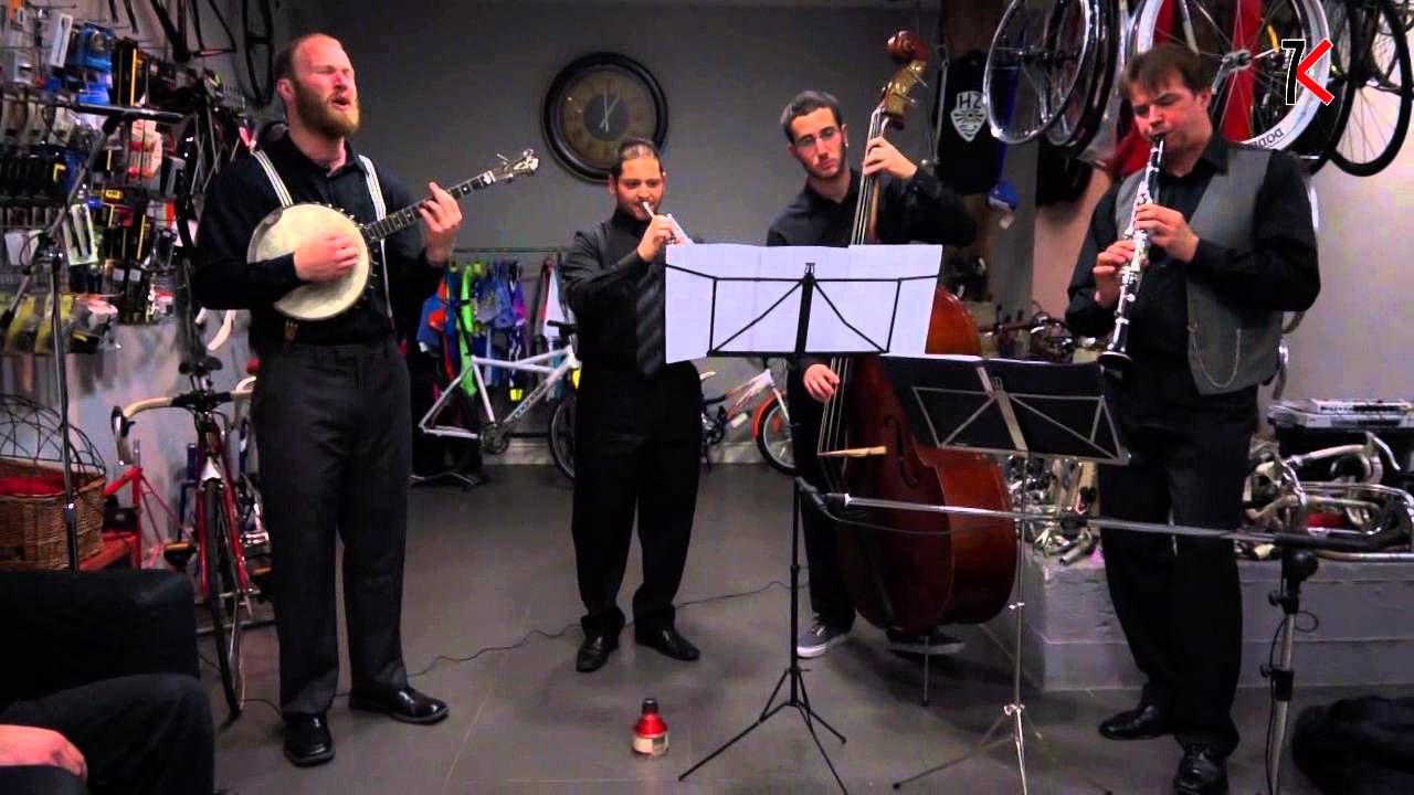 Zazpi Kale QR Music Festival: "New Orleans Jazz Band" en "Hiri Zikloak ...