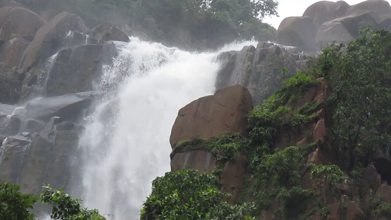 Jharkhand's highest waterfalls - LODH FALLS - YouTube