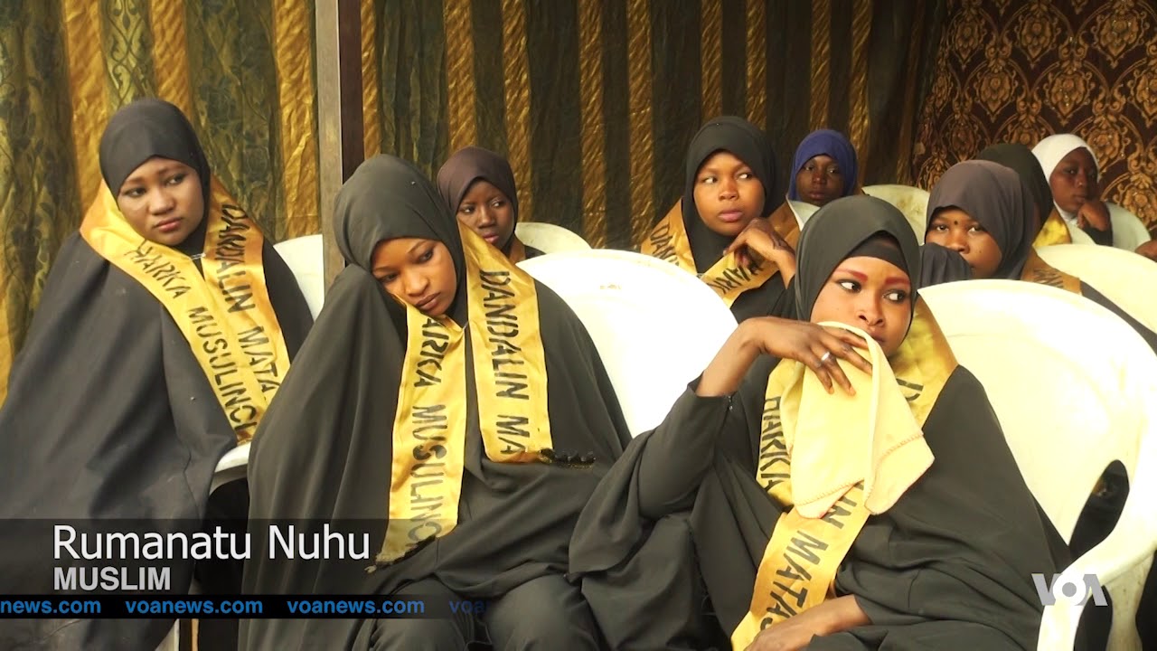 Muslims and Christians Share Compound in Niger - YouTube