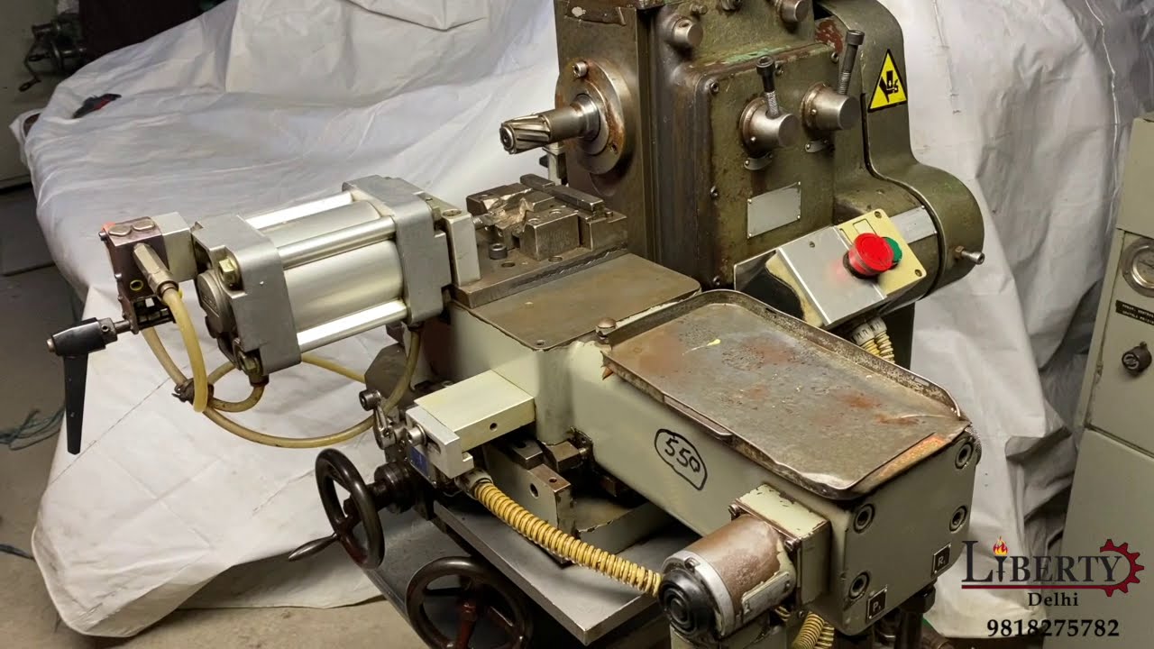 Small Horizontal Milling Machine - Azeta - YouTube