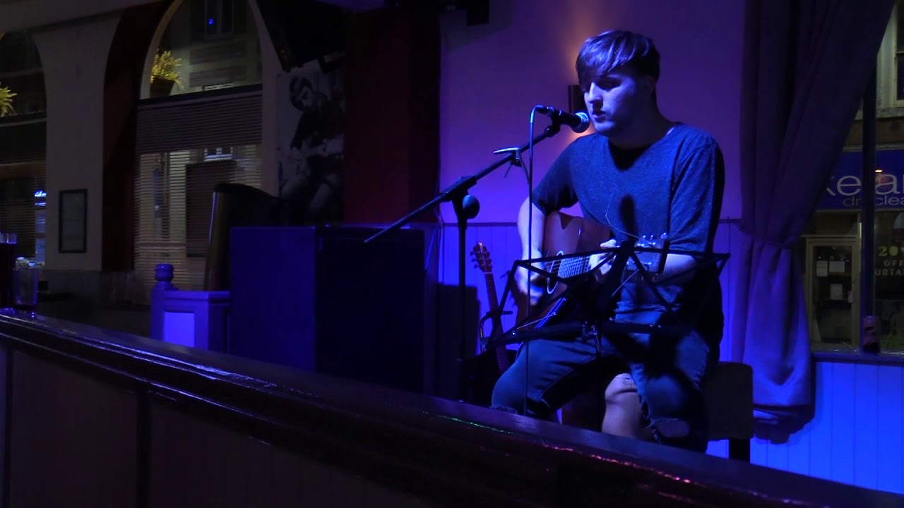 Hayden Barlow performing Live @ The Derby - 'New Rules' By Dua Lipa ...