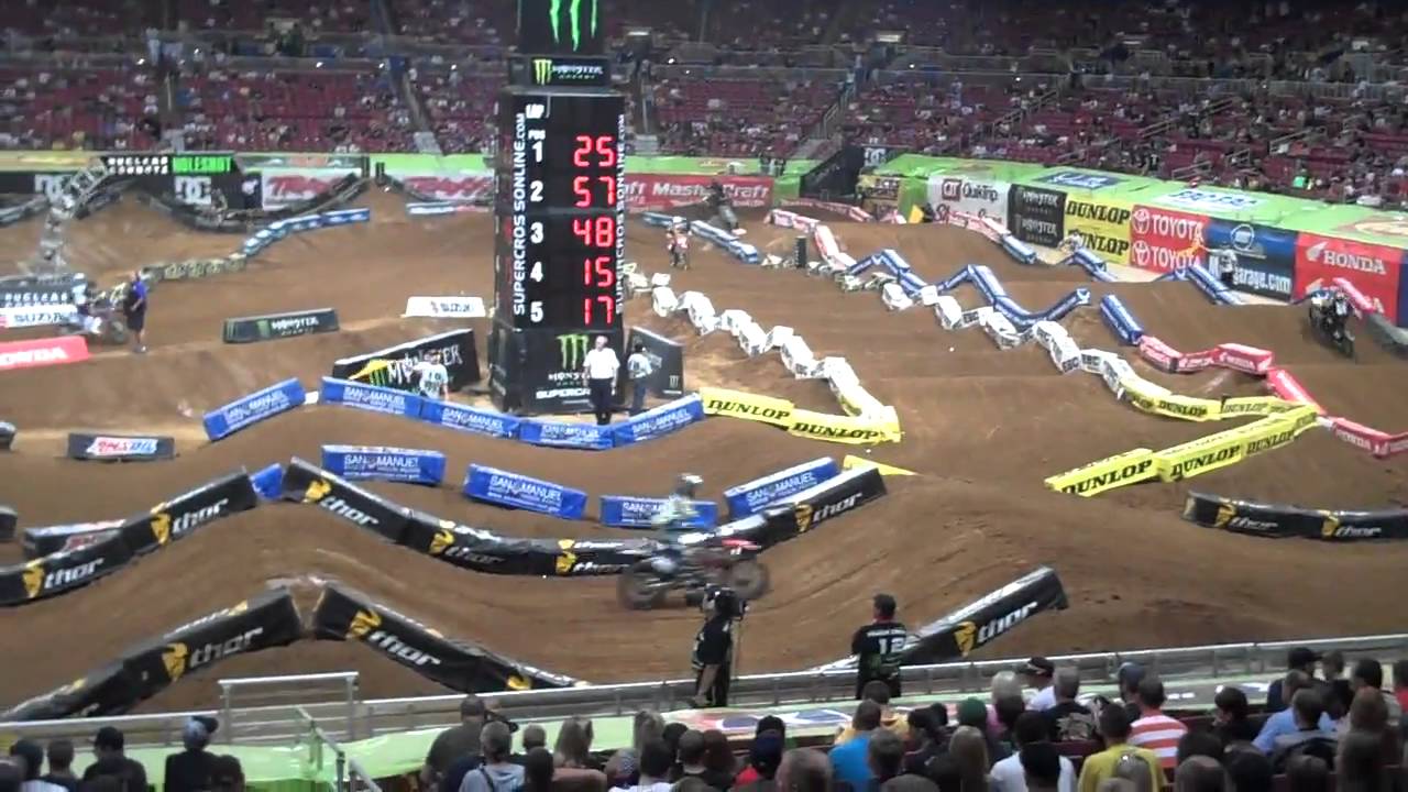 Dean Wilson #15 STL Supercross 2011 Triple Jump Scrub - YouTube