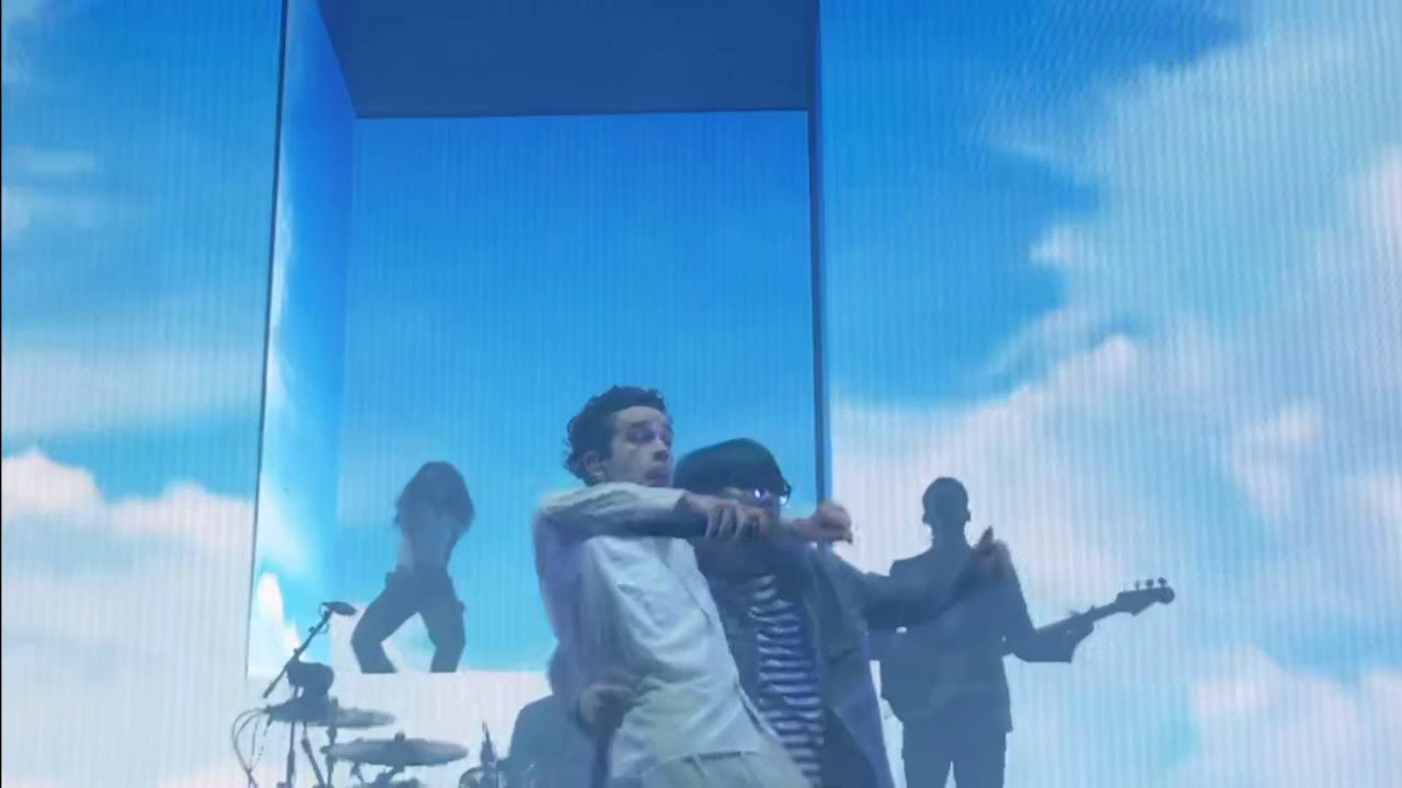 The 1975 UK Tour 2019 - YouTube