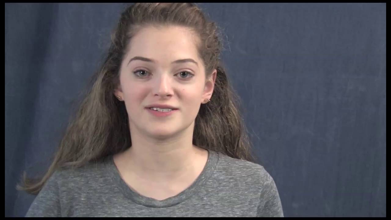 Hunger Games star Erika Bierman joins Celebrity Track Meet® - YouTube