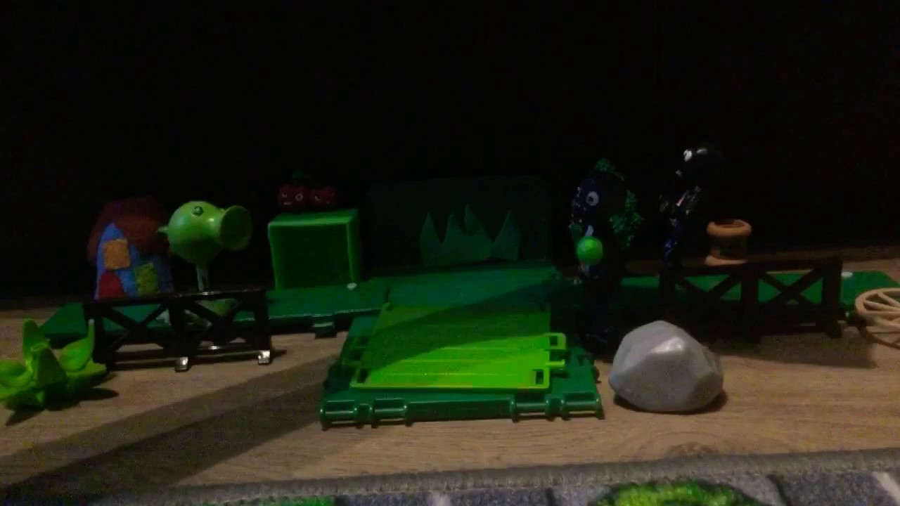 PvZ Stop-Motion: Tactical Cuke’s lift-off - YouTube